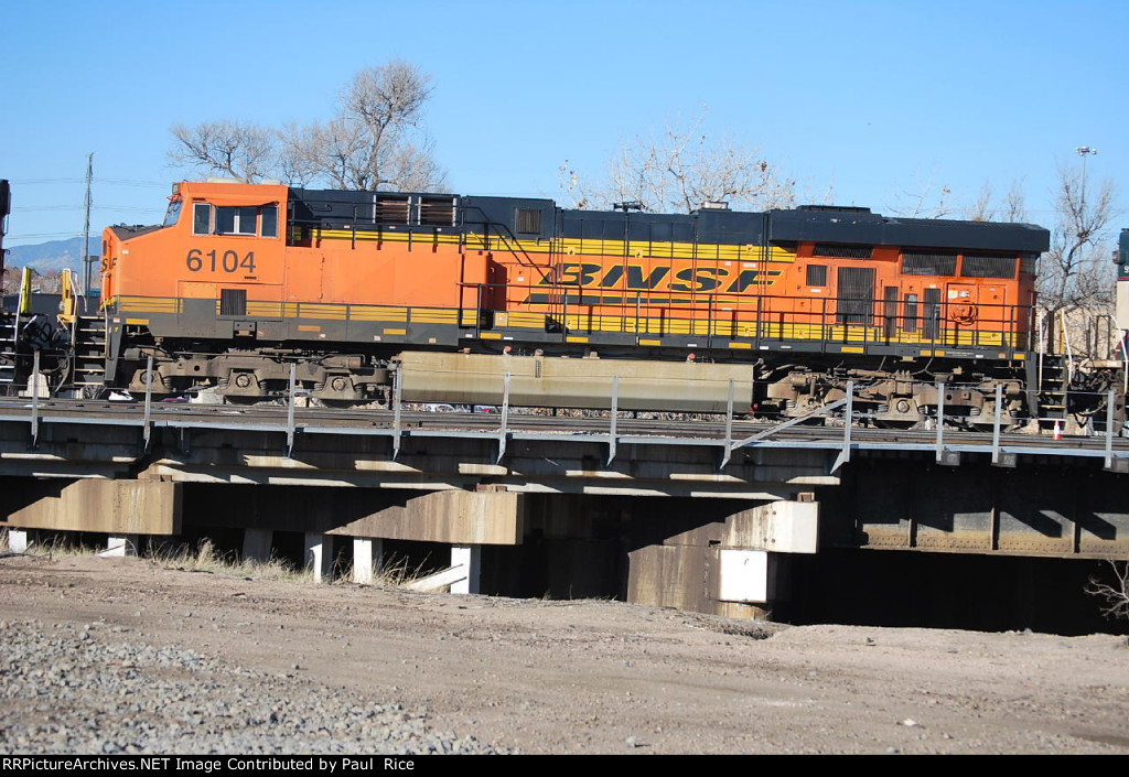 BNSF 6104